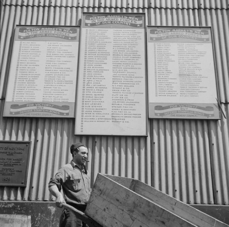 Stunning Historical Photos of Fulton Fish Market from the 1900s to 1960s