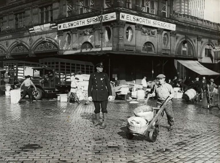Stunning Historical Photos of Fulton Fish Market from the 1900s to 1960s