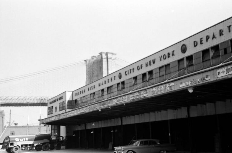 Stunning Historical Photos of Fulton Fish Market from the 1900s to 1960s