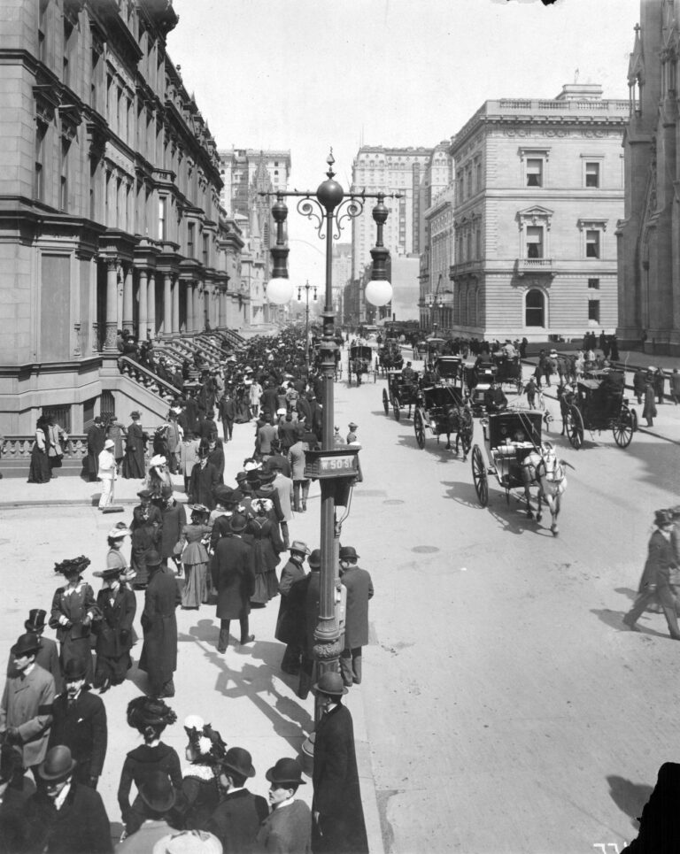 A Photographic Journey of Fifth Avenue and its Iconic Moments in the 1890s