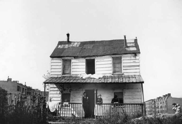 A Photographic Tour of 1890s Manhattan's Timeless Elegance