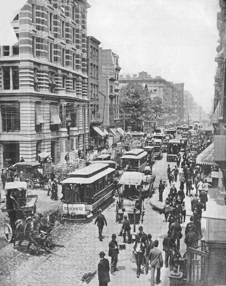 Manhattan's Dawn of a New Century: A Photo Journey Through the 1900s
