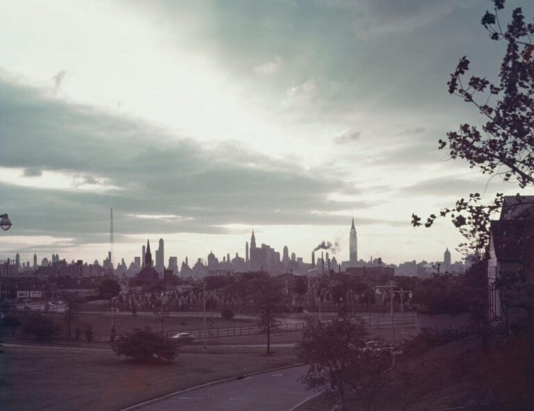 Step Back into 1950s Manhattan with Stunning Colored Photos