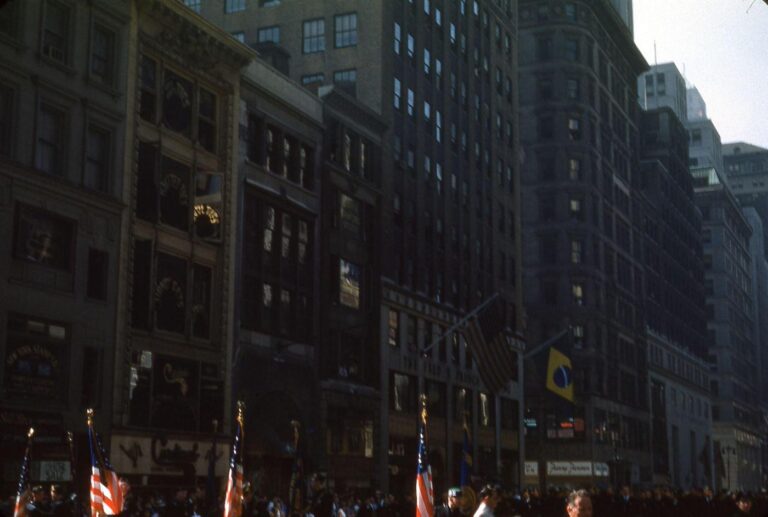 Step Back into 1950s Manhattan with Stunning Colored Photos