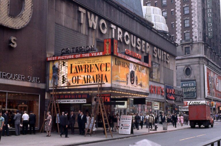 A Vivid Tour of Manhattan's 1960s Through Stunning Colored Photographs