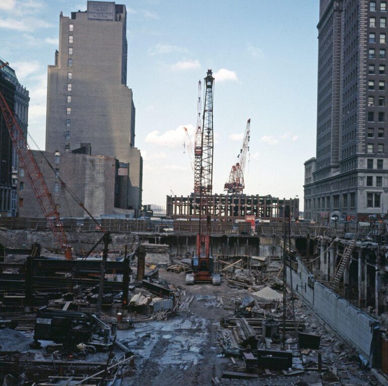 A Vivid Tour of Manhattan's 1960s Through Stunning Colored Photographs