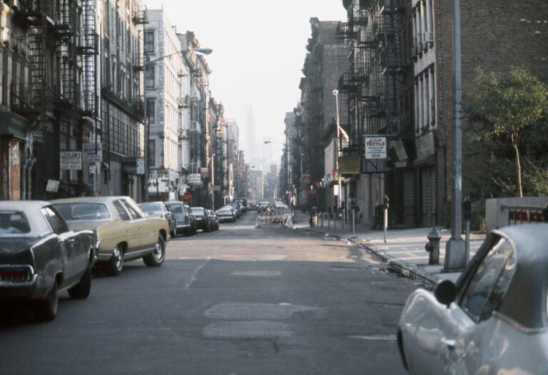 Manhattan's Iconic 1970s in Captivating Colored Photographs