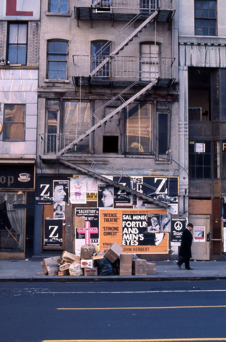 Manhattan's Iconic 1970s in Captivating Colored Photographs