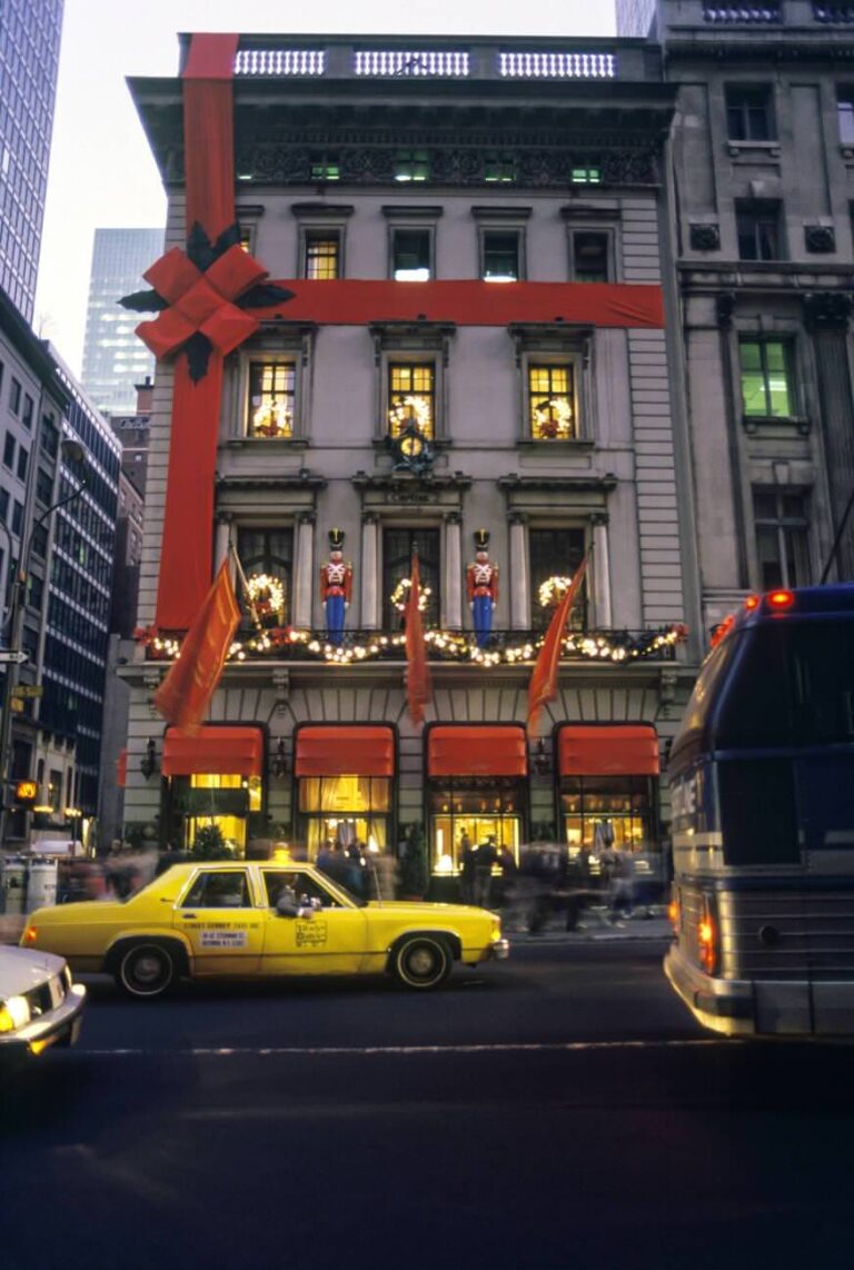 Manhattan's Mesmerizing '80s: Neon Nights, Street Art Days – A Colorful ...