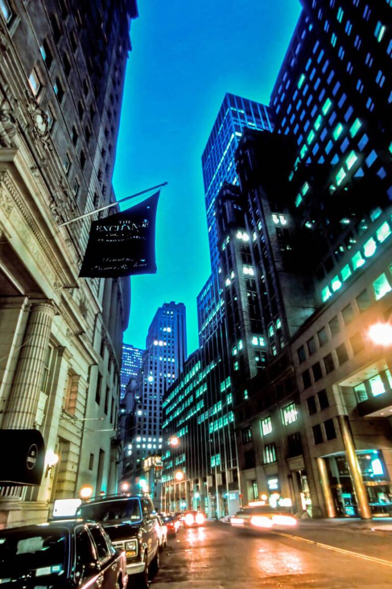 Manhattan's Mesmerizing '80s: Neon Nights, Street Art Days – A Colorful ...
