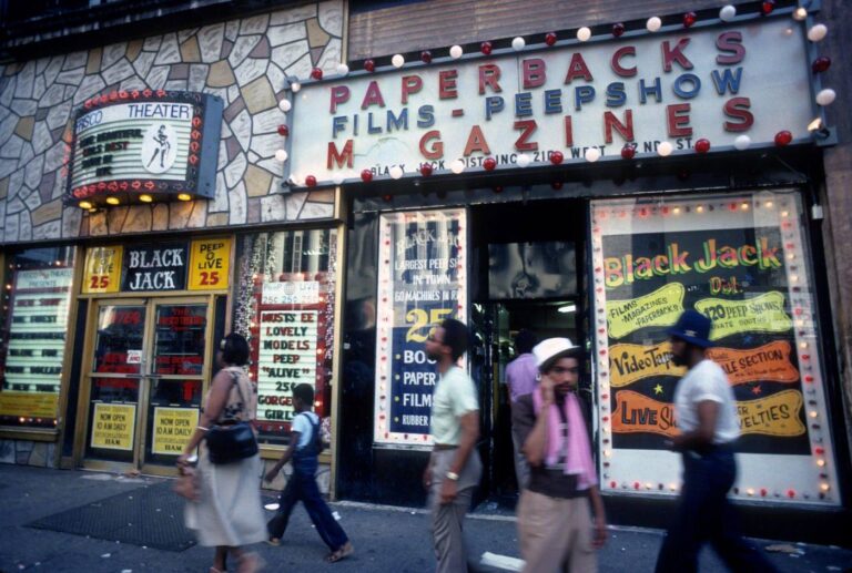 Manhattan's Mesmerizing '80s: Neon Nights, Street Art Days – A Colorful ...