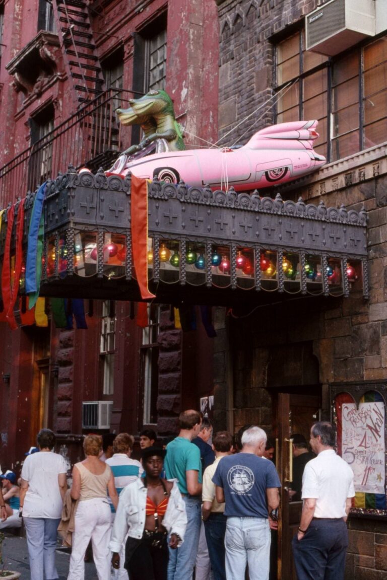 Manhattan's Mesmerizing '80s: Neon Nights, Street Art Days – A Colorful ...