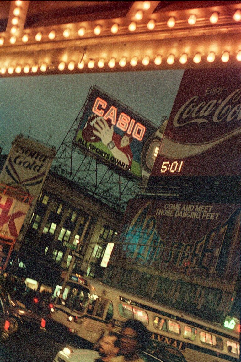 Manhattan's Mesmerizing '80s: Neon Nights, Street Art Days – A Colorful ...