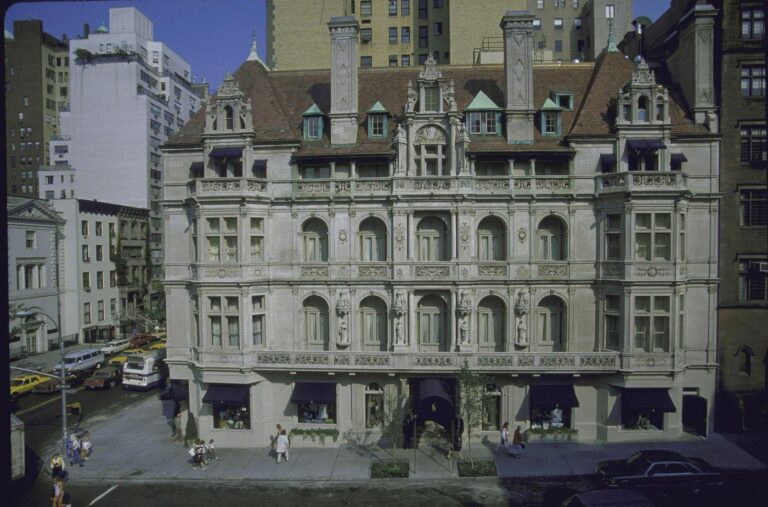 Manhattan's Mesmerizing '80s: Neon Nights, Street Art Days – A Colorful ...