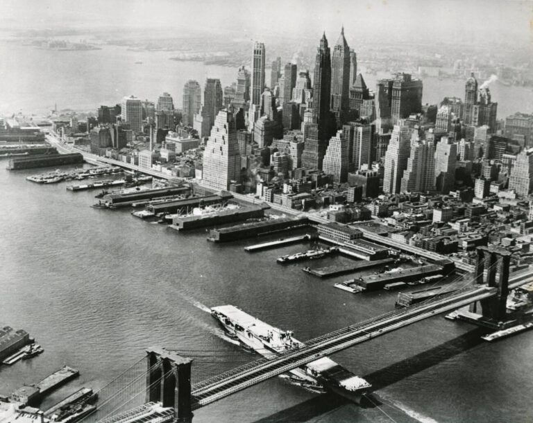 The Grit and Groove of Brooklyn in the 1970s Through Photos That ...