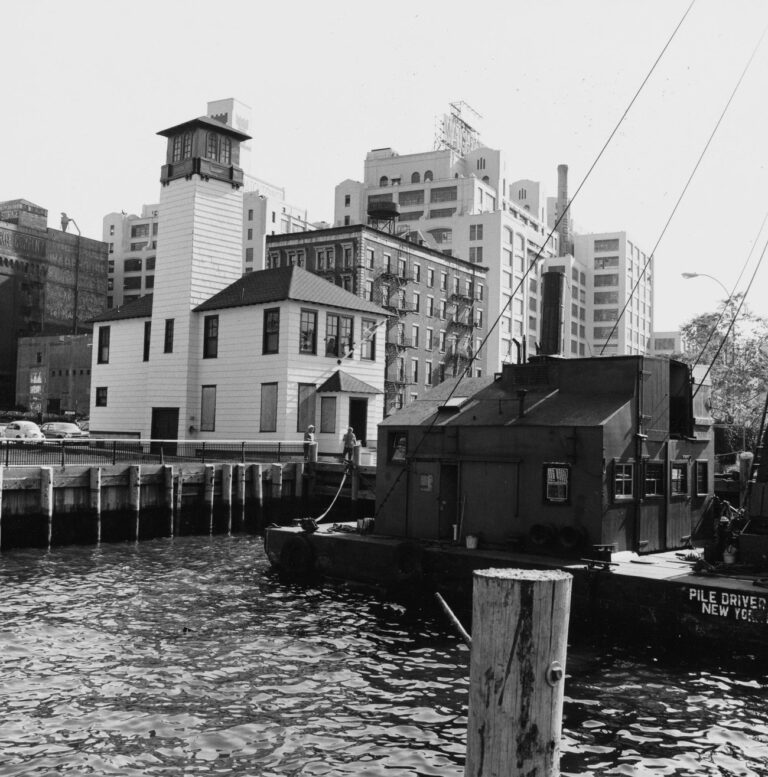 The Grit and Groove of Brooklyn in the 1970s Through Photos That ...