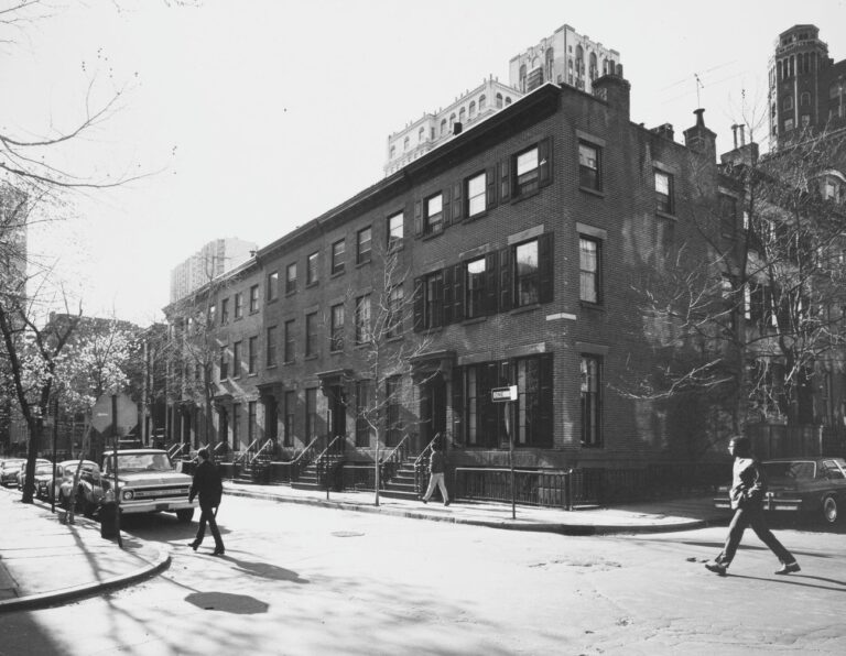 The Grit and Groove of Brooklyn in the 1970s Through Photos That ...