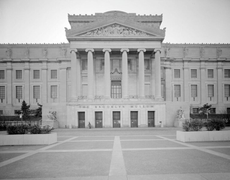 Step into the Streets and Everyday Life of Brooklyn in the 1980s ...