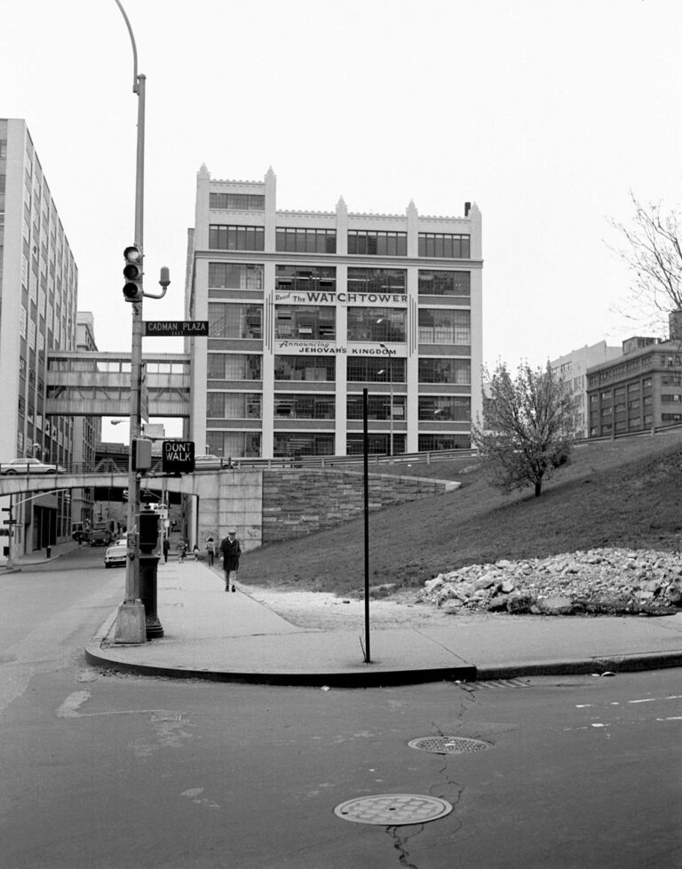 Step into the Streets and Everyday Life of Brooklyn in the 1980s ...