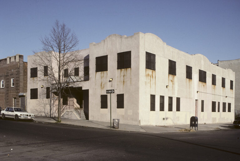 What Brooklyn looked like in the 1990s Through these Captivating Photos