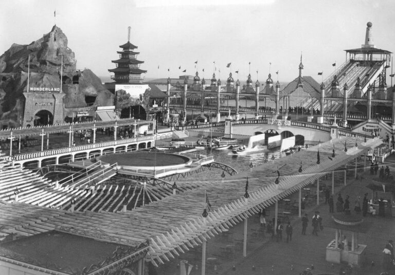 What Coney Island looked like at the Turn of the 20th Century