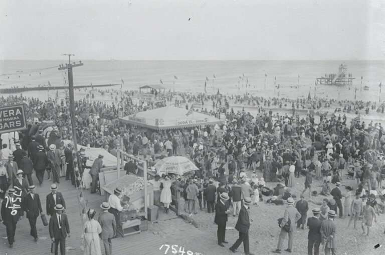 A Photo Journey Through Coney Island in the 1910s