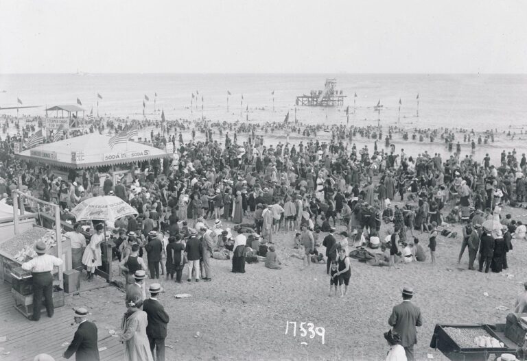 A Photo Journey Through Coney Island in the 1910s