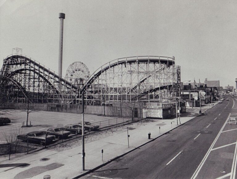 What Coney Island looked like in the 1970s through Fascinating Vintage ...