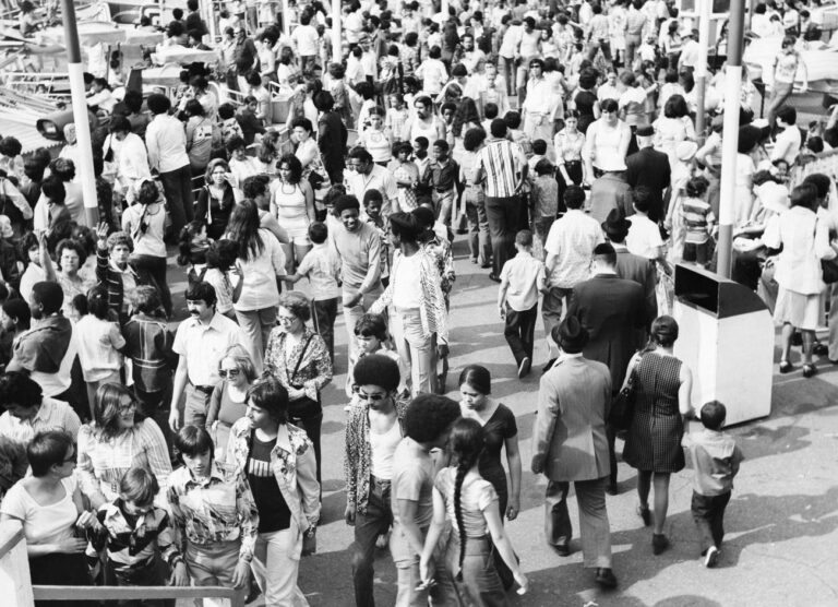 What Coney Island looked like in the 1970s through Fascinating Vintage ...