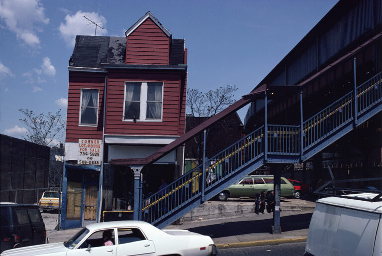 The Bronx in the 1980s: Fascinating Photos of Street Scenes and ...