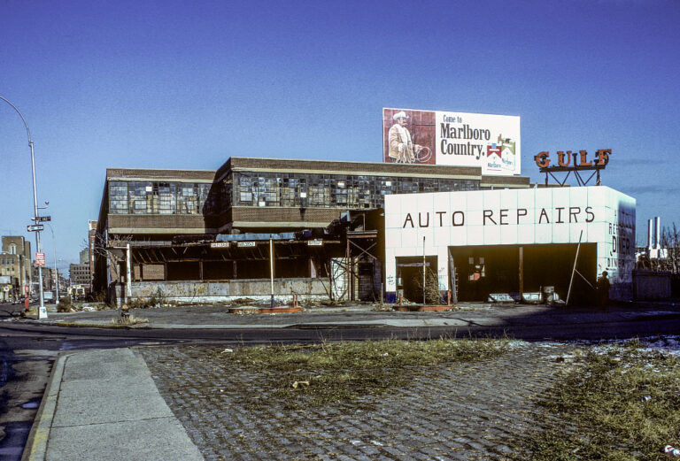 The Bronx in the 1980s: Fascinating Photos of Street Scenes and ...