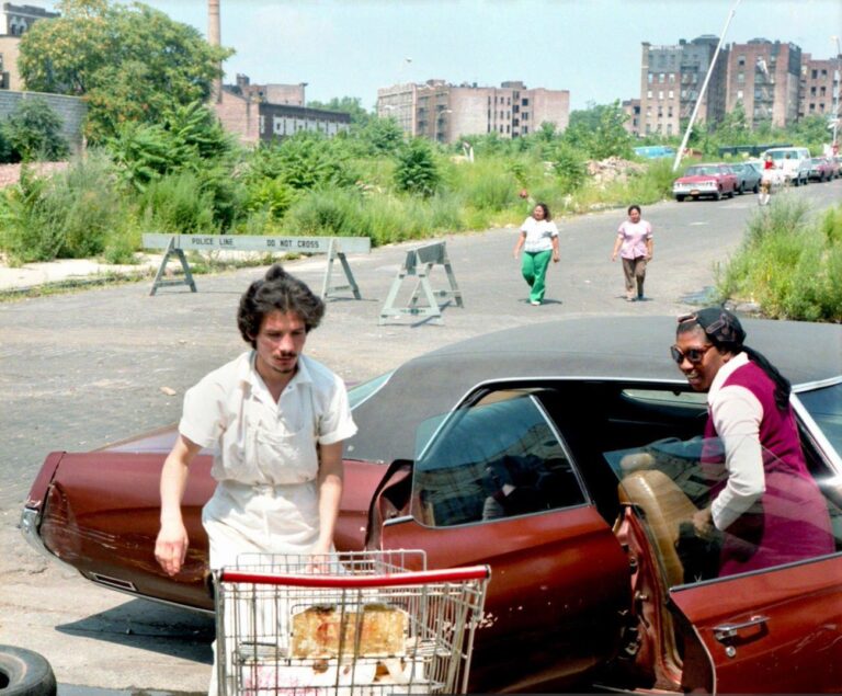 The Bronx in the 1980s: Fascinating Photos of Street Scenes and ...
