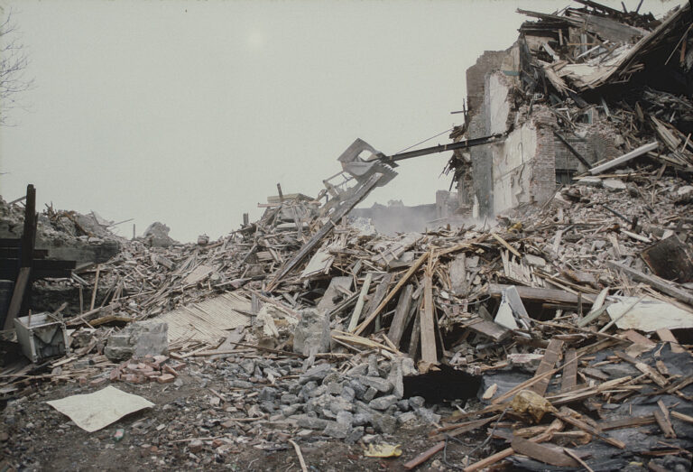 The Bronx in the 1980s: Fascinating Photos of Street Scenes and ...