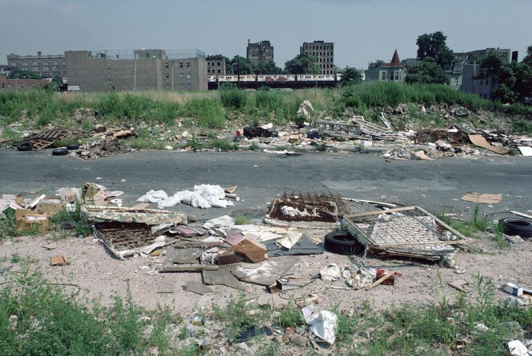 The Bronx in the 1980s: Fascinating Photos of Street Scenes and ...