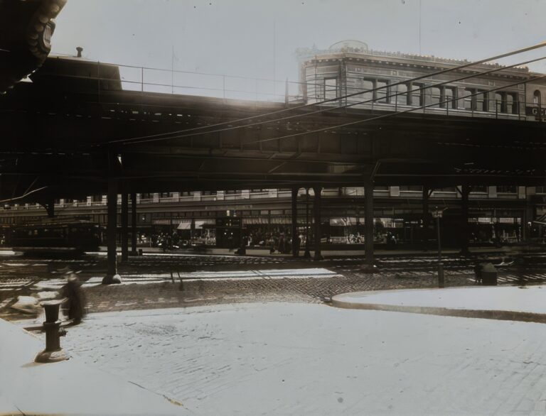 Fascinating Vintage Photos Capturing Street Scenes of the Bronx in the ...