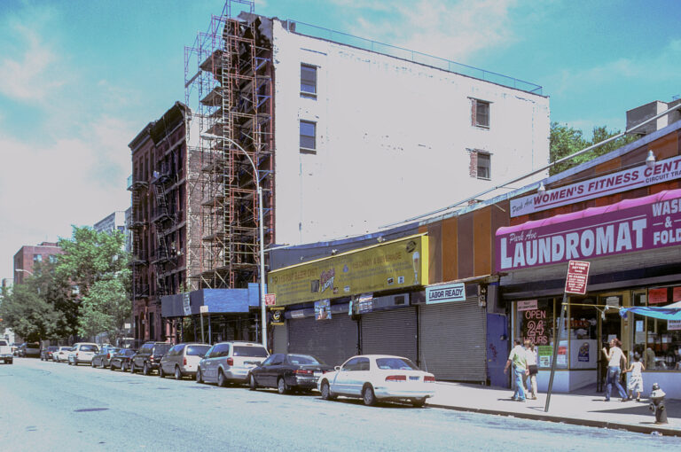 43 Fascinating Vintage Photos of Harlem from the 1970s