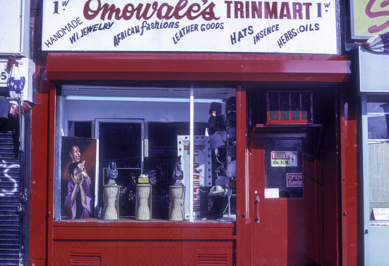 43 Fascinating Vintage Photos of Harlem from the 1970s