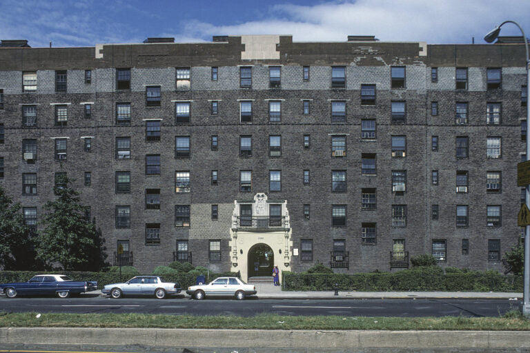 What Harlem looked like in the 1980s: A photographic Tour of Streets ...