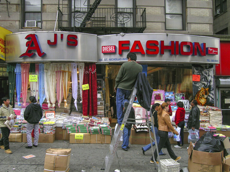 80 Stunning Nostalgic Photos of Manhattan from the 2000s