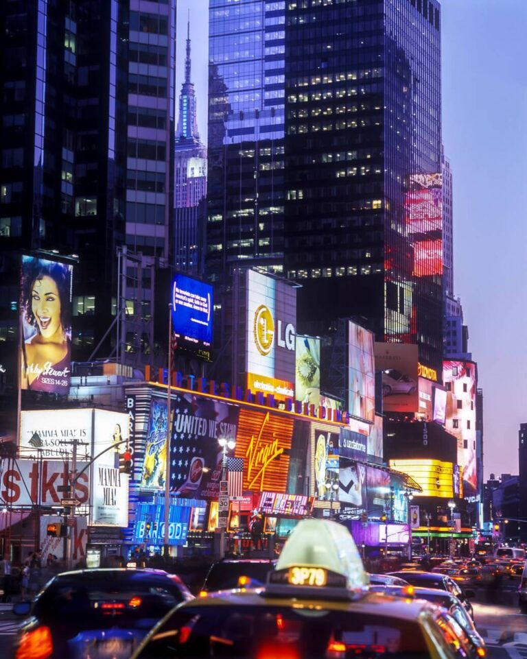 80 Stunning Nostalgic Photos of Manhattan from the 2000s