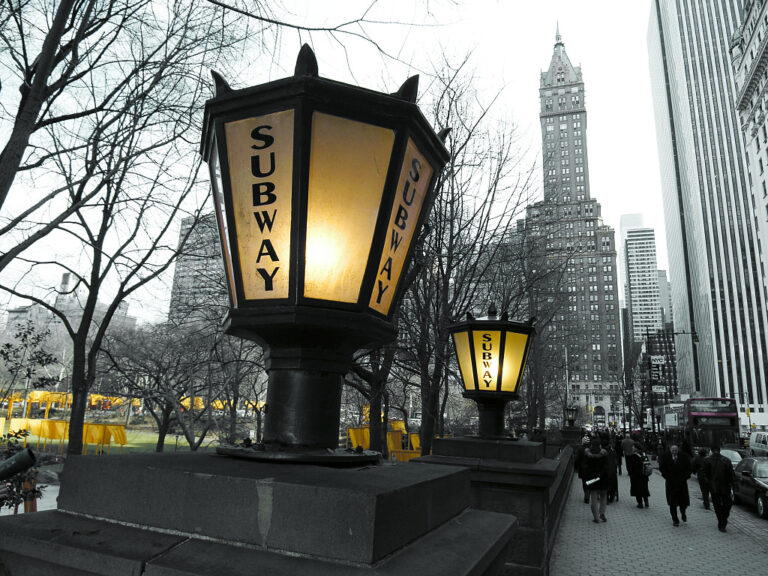 80 Stunning Nostalgic Photos of Manhattan from the 2000s