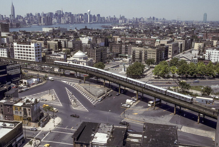 What New York City looked like in the 1990s through Stunning Photos