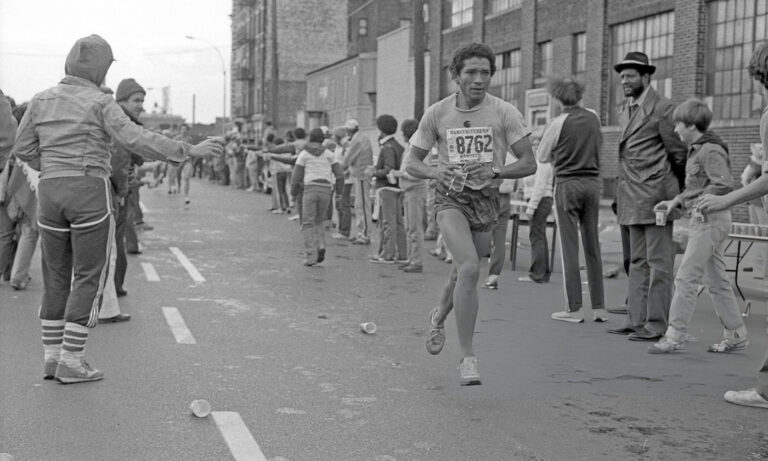16 Vintage Photos of the 1980 New York City Marathon in Queens