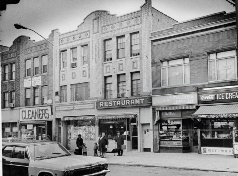 Queens in the 1970s: A Photographic Journey through the Streets ...