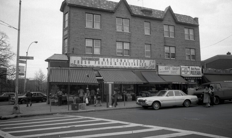 What Queens looked like in the 1980s: A Photographic Journey through ...
