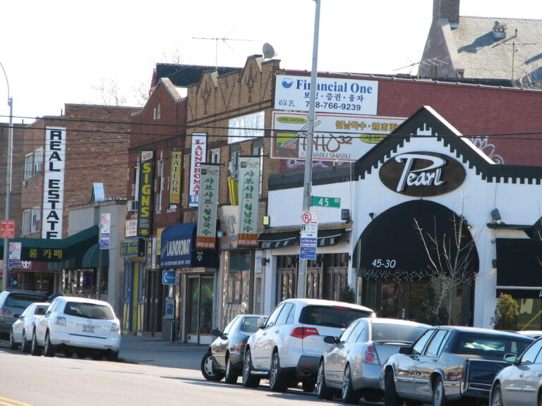 Stunning Nostalgic Photos of Queens in the 2000s Capturing Streets ...