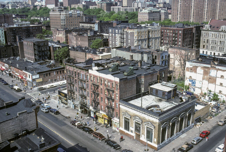 38 Stunning Nostalgic photos of Harlem in 1992