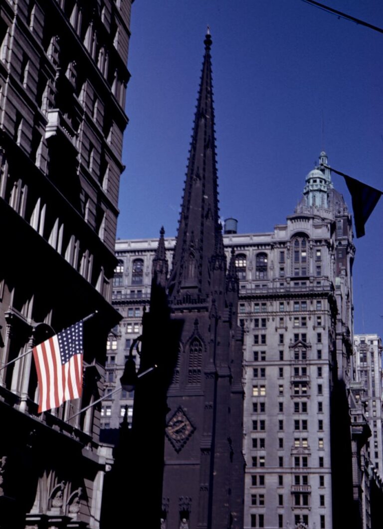 The Vibrant Life and Landmarks of New York City from 1940s to 1960s ...