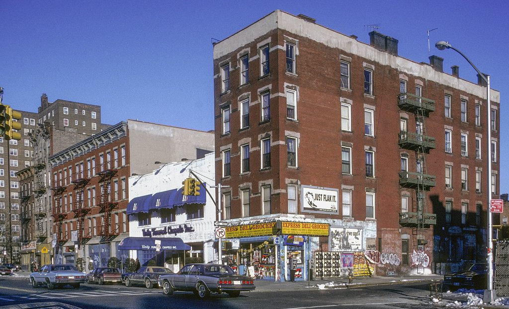 30 Fabulous Photos of Harlem in 1995
