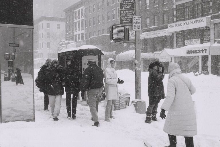 A Look Back at the Historic Blizzard of 1996 That Paralyzed New York ...